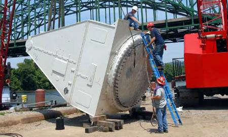 Heavy Lifting goes on at Port Amherst – E-Crane